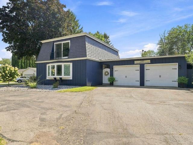 1378 lake breeze road