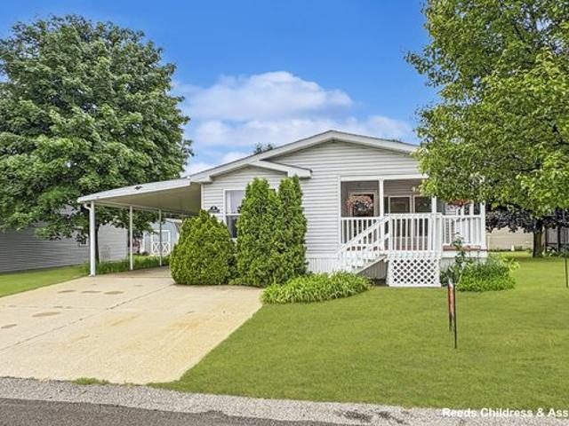 13797 Bluebell Ln, Cedar Springs, MI 49319