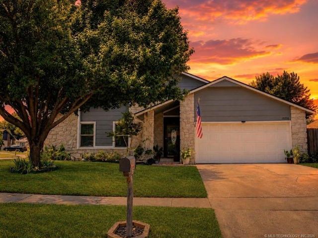 13796 S Oak Pl, Glenpool, OK 74033
