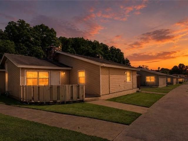 13799 Turnberry Ln Unit 116, Siloam Springs, AR 72761