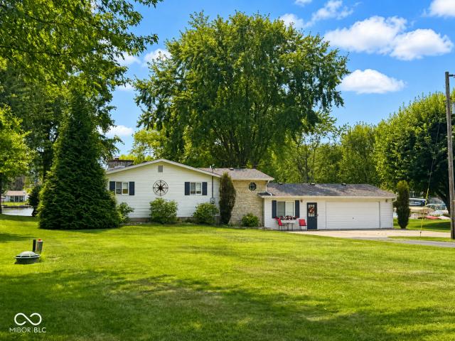 1379 NE Santee Drive