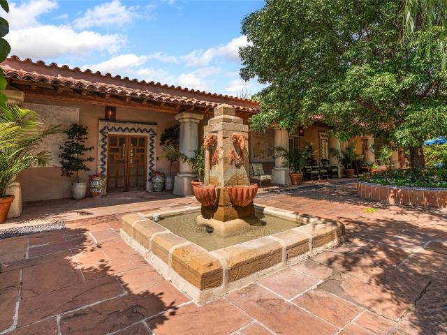 1379 Canyon Road, Santa Fe, US, NM