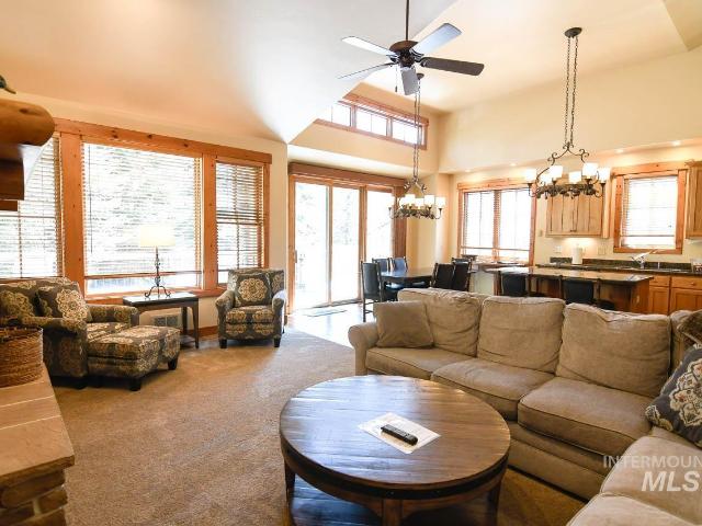 1379 Hearthstone Ct 15 H