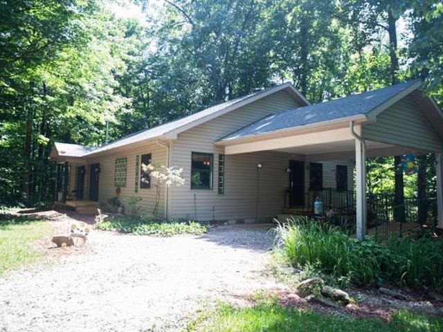 1379 Sandusky Rd, Albany, OH 45710