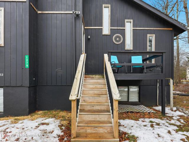 1379 Winding Way