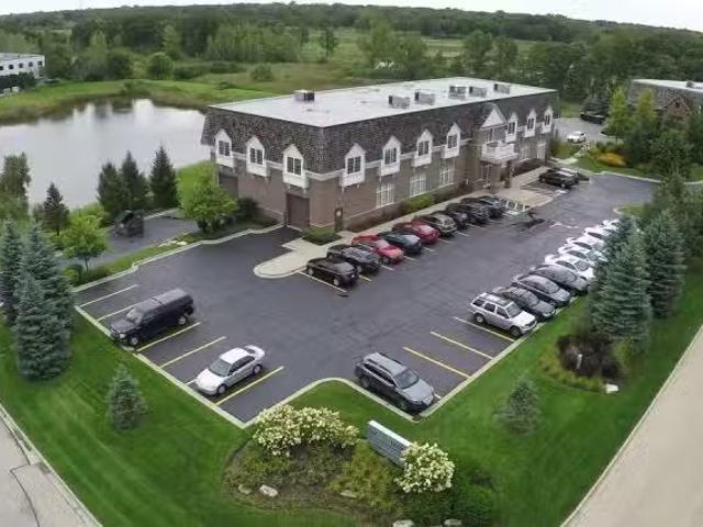 13700 W Irma Lee Court, Lake Forest, IL 60045