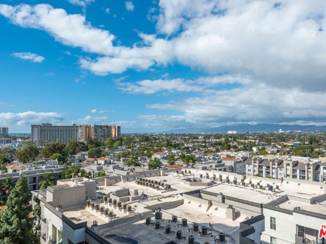 13700 Marina Pointe Drive 1022