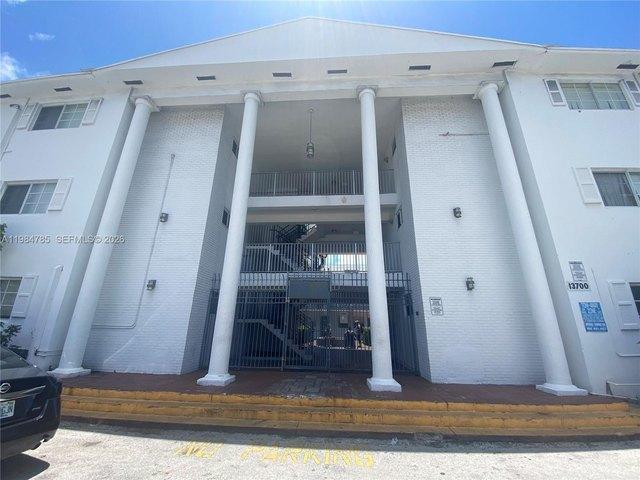 13700 NE 6th Ave Apt 209, North Miami, FL 33161