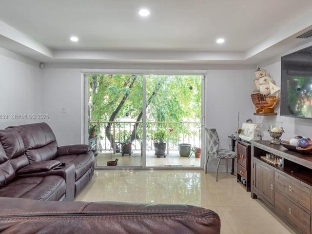 13700 SW 62nd St Apt 222, Miami, FL 33183