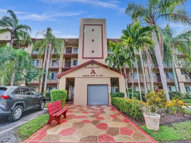 13700 SW 11th St #106A, Pembroke Pines, FL 33027