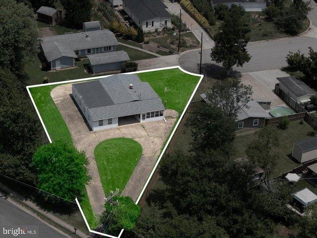 13701 Dawson Beach Rd, Woodbridge, VA 22191