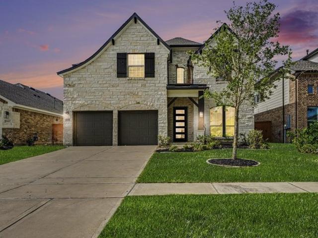 13701 Seneca Lake Dr, Texas City, TX 77510