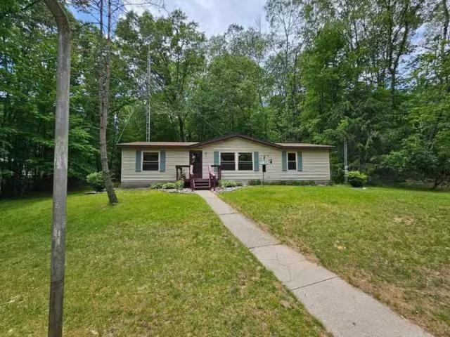 13707 TISDEL AVE, CEDAR SPRINGS, MI 49319 Single Family Reside.