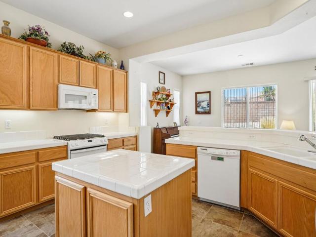 13707 Calle Amapola