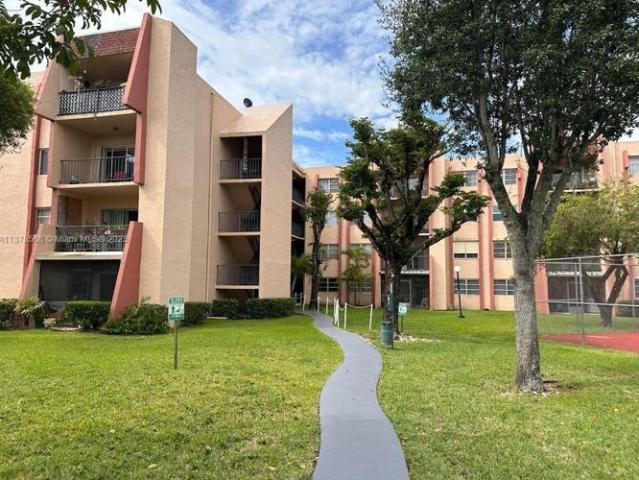 13707 Kendale Lakes Cir #201, Miami, FL 33183