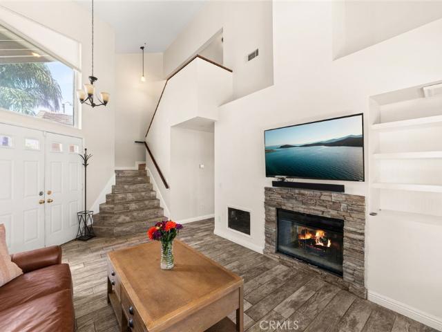 13707 Sunrise Street