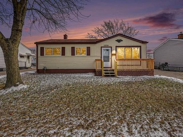 13704 Sherman Ave, Warren, MI 48089