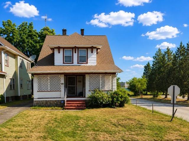 13705 Claiborne Rd, East Cleveland, OH 44112