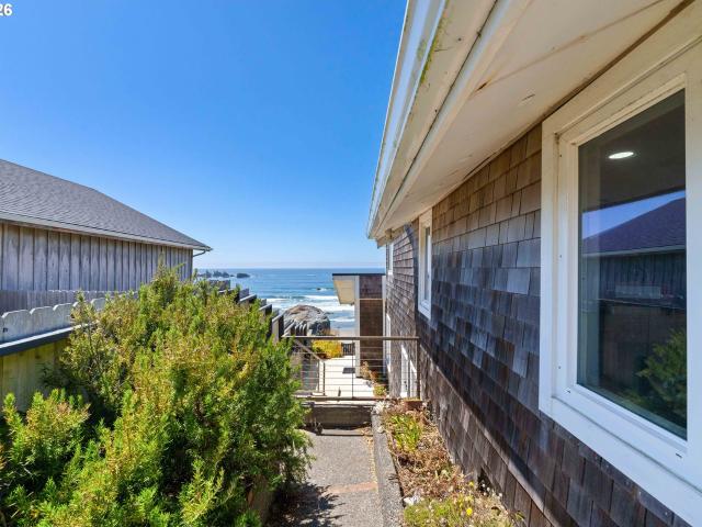 1370 beach loop dr