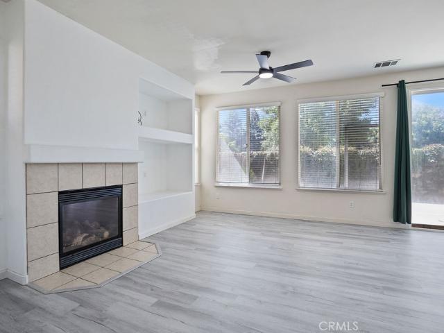 1370 Belmont
