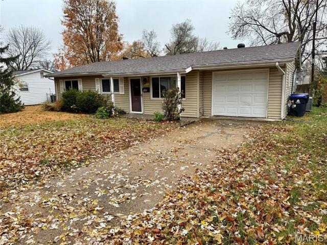 1370 Flicker Dr, Florissant, MO 63031 | Compass