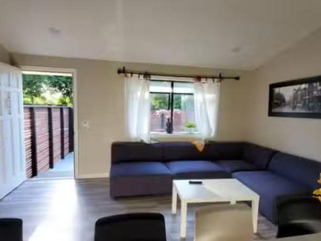 1370 Henderson Ave #A, Menlo Park, CA 94025