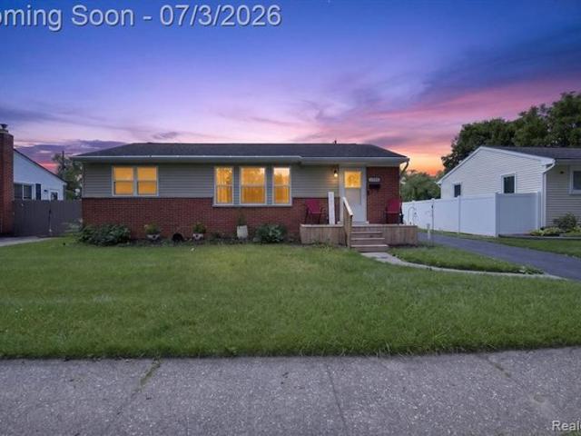 1370 Parkwood Ave, York Township, MI 48198