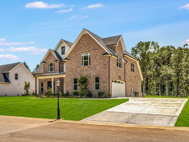 1370 Reda Dr, Clarksville, TN 37042