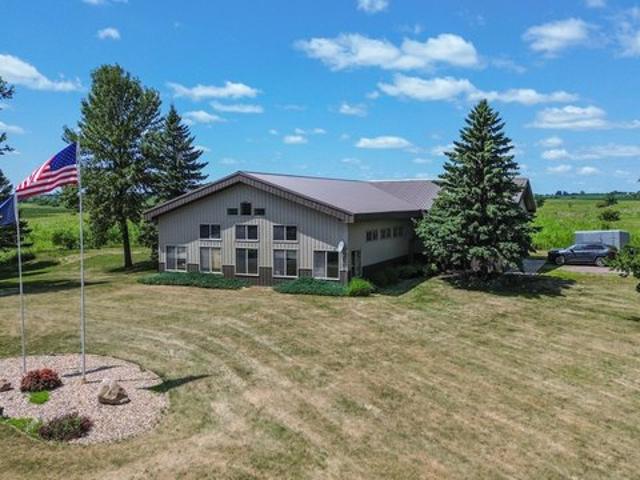 1370 th St NW, Spicer, MN 56288