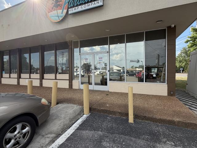 1370 W Clark Blvd