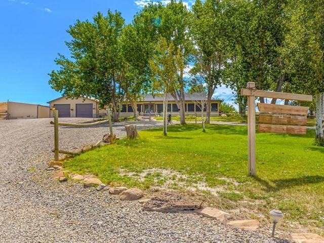1370 1 / Rd, Loma, CO 81524