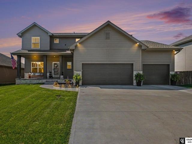 13710 S 54th St, Papillion, NE 68133
