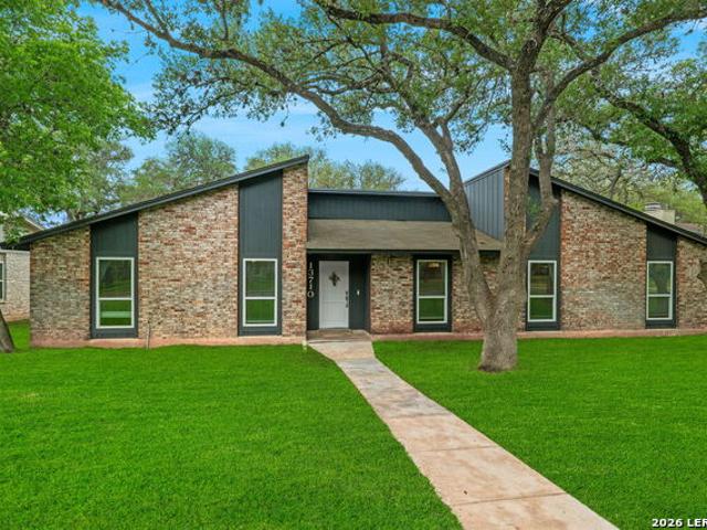 13710 Stoney Hl