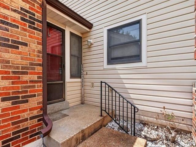 13711 LA Conte Ct, Saint Louis, MO 63128