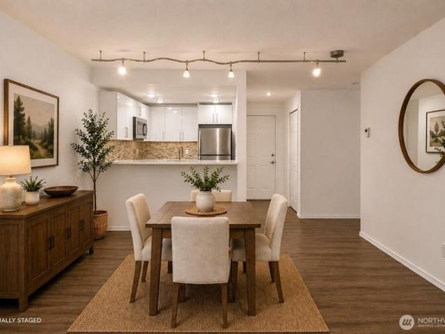 13717 Linden Ave N Apt 221, Seattle, WA 98133
