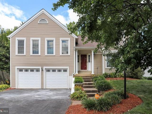 13716 Springhaven Dr, Chantilly, VA 20151