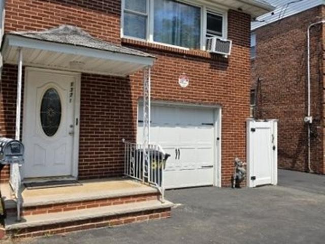 1371 Hamilton St, Elizabeth City, NJ 07208