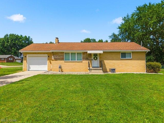 1371 Lambert St, Alliance, OH 44601