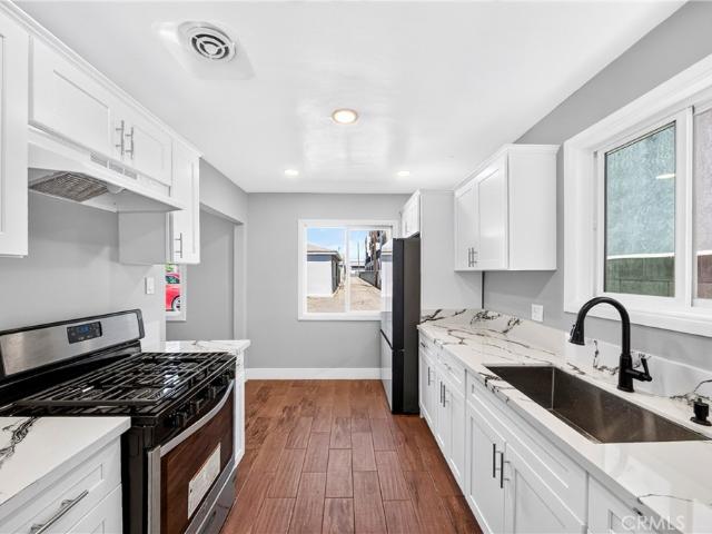 1371 / Yukon Avenue 4
