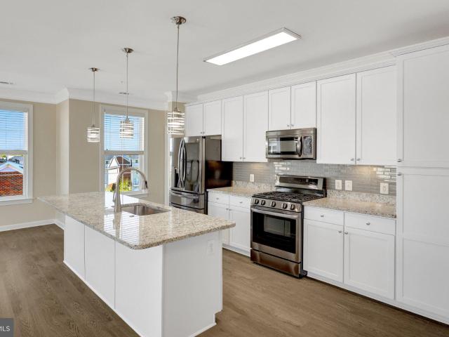 13723 Neil Armstrong Ave, Unit 502, Herndon, VA 20171 | MLS #VAFX2298 | Compass