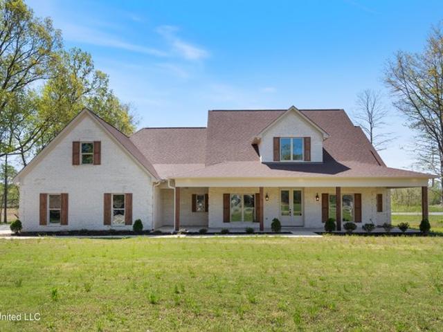 13721 Pebble Ridge Dr, Byhalia, MS 38611