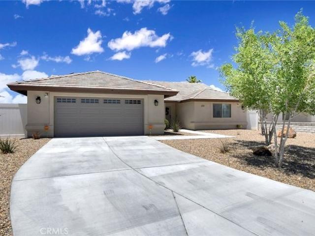 13722 Greenwood Pl, Victorville, CA 92395