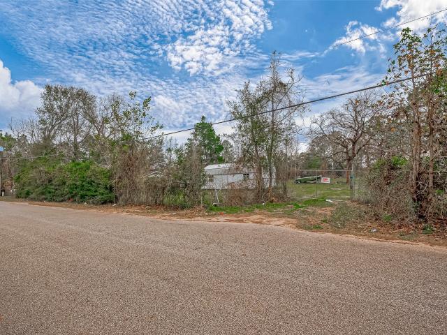 13727 Adams Lane