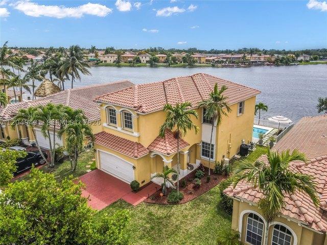 13724 SW 52nd St, Miramar, FL 33027