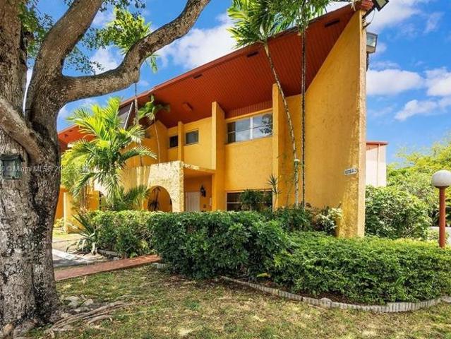 13725 84th St SW #J, Miami, FL 33183