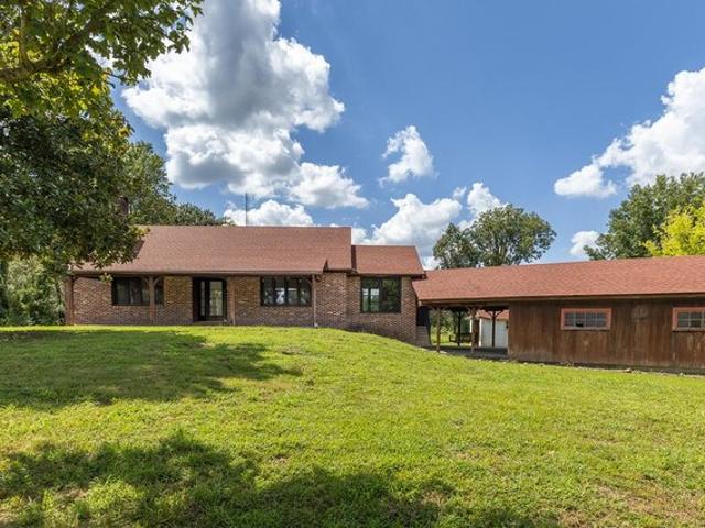 13725 Highway 641 N, Puryear, TN 38251