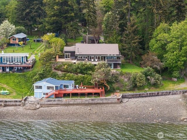 13725 SW Pohl Rd, Vashon, WA 98070