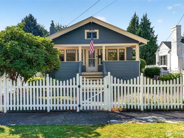1372 Marion St, Enumclaw, WA 98022