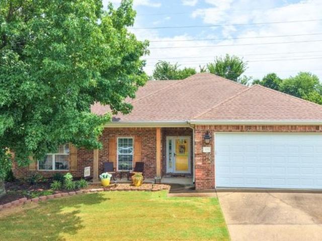1372 N Cannondale Dr, Fayetteville, AR 72704