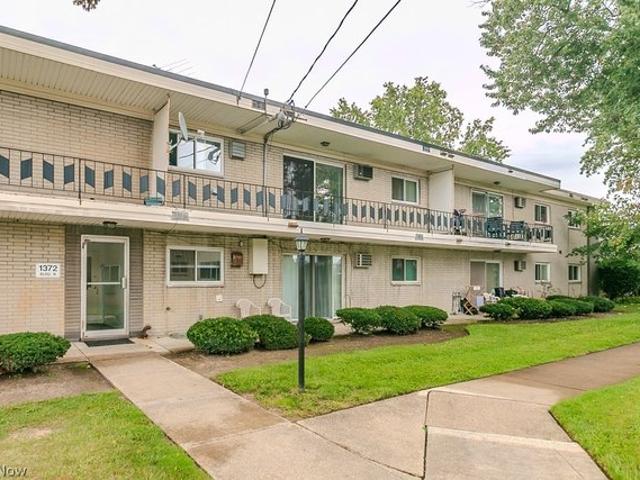 1372 Golden Gate Blvd Apt B204, Mayfield Heights, OH 44124